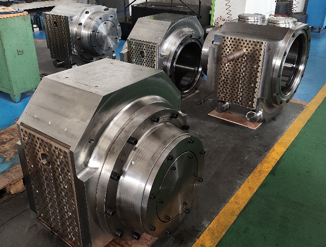 Rolling mill back up roll chocks